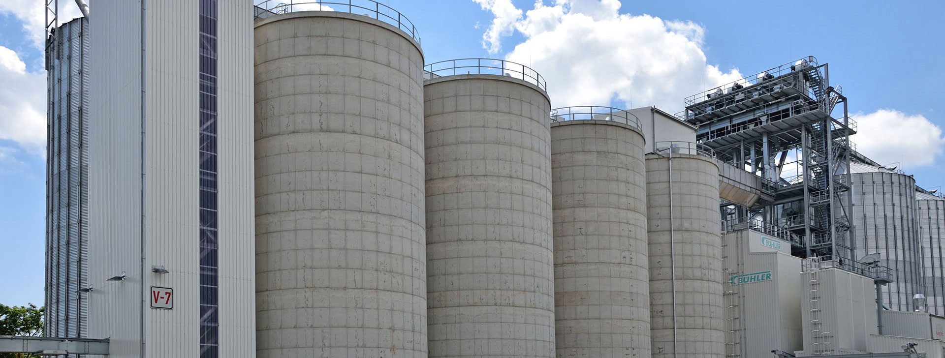 Betonsilos und Spänesilos für die Industrie - wolfsystem.de